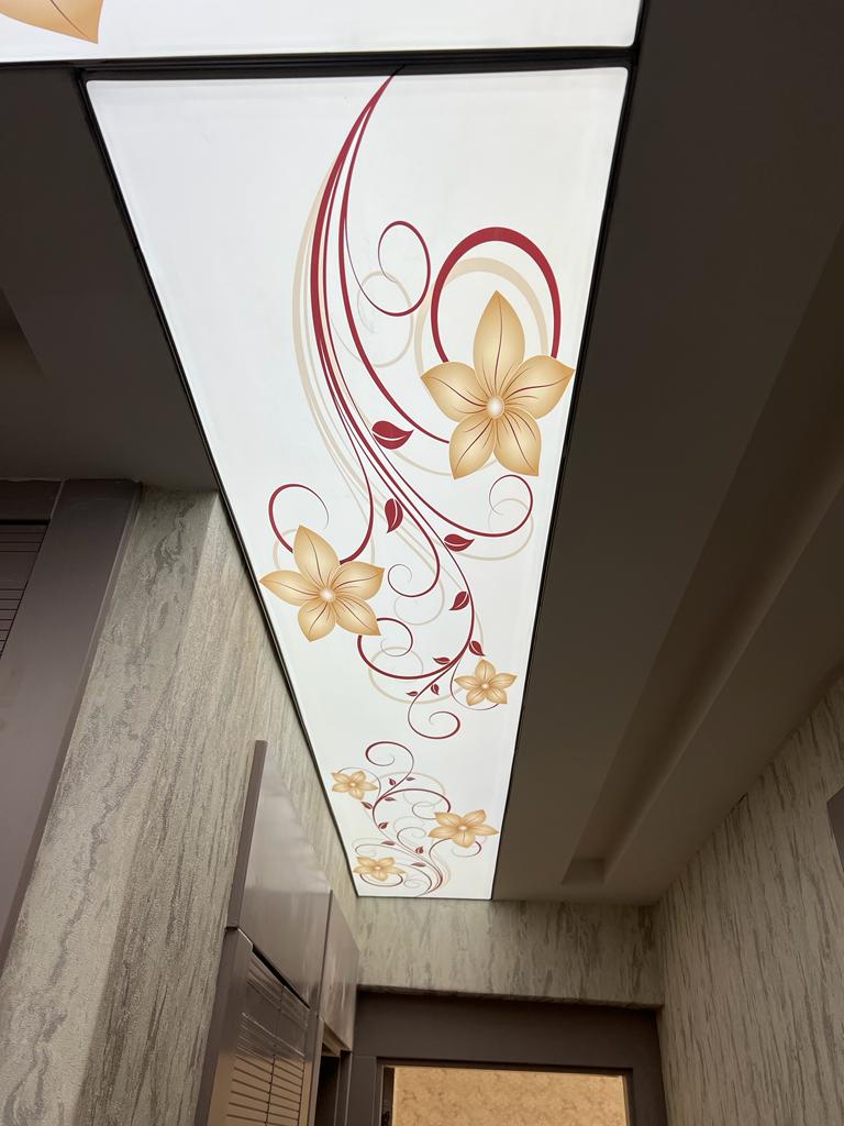 Çiçek Desenli Gergi Tavan | Zarif ve Dekoratif Model - Poster Marketi